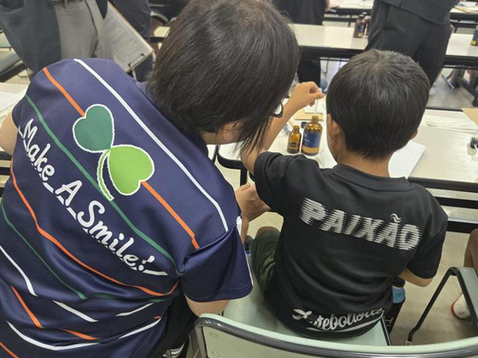 国産未利用材の精油を使ったオリジナルルームスプレーづくり！ 明日葉の放課後児童クラブにて「SDGs調香ワークショップ」を開催 | ソシオウェブ（SOCIOWEB）｜ソシオークグループウェブ ...